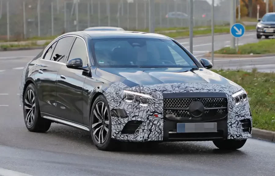 Yeni Mercedes-Benz E-Class Görüntülendi | Donanim Arşivi